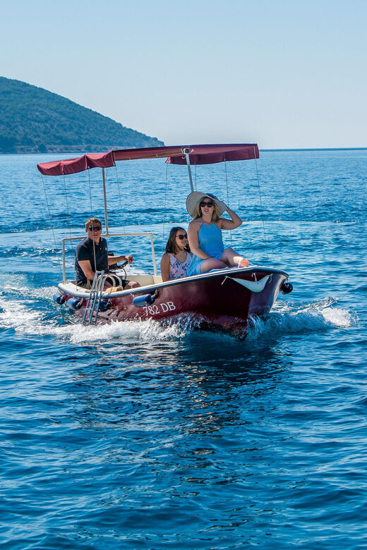 Rent a small boat without skipper - explore the islands - Practical Details and Tips