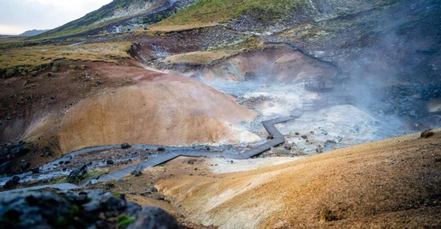 Reykjanes Peninsula and Bridge Between the Continents - An In-Depth Look at the Reykjanes Peninsula Tour