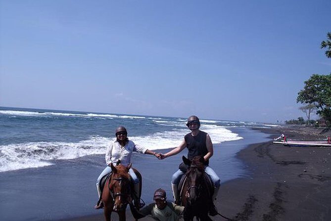 Riding a Horse to Enjoy the Extremely Black Sand Beach - The Value of This Tour