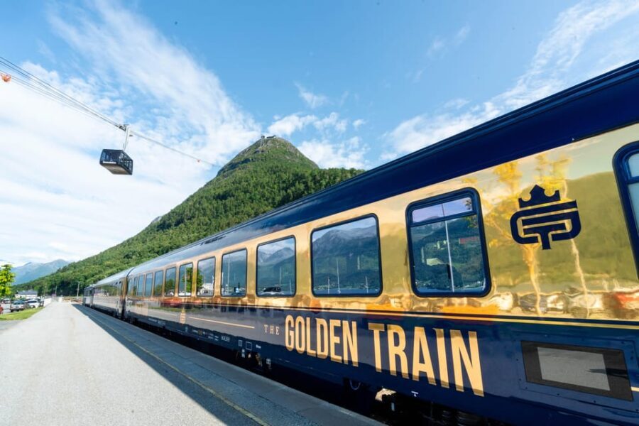 Romsdalen: Rauma Railway Golden Train with Guide - A Closer Look at the Rauma Railway Golden Train Experience