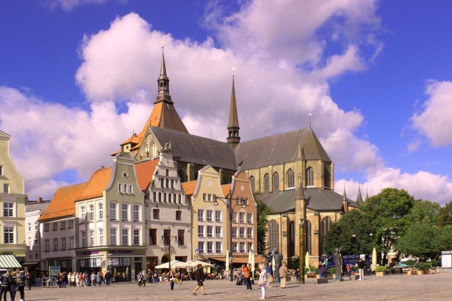 Rostock: Surprise Walk of the city with a Local - Who Will Benefit Most?