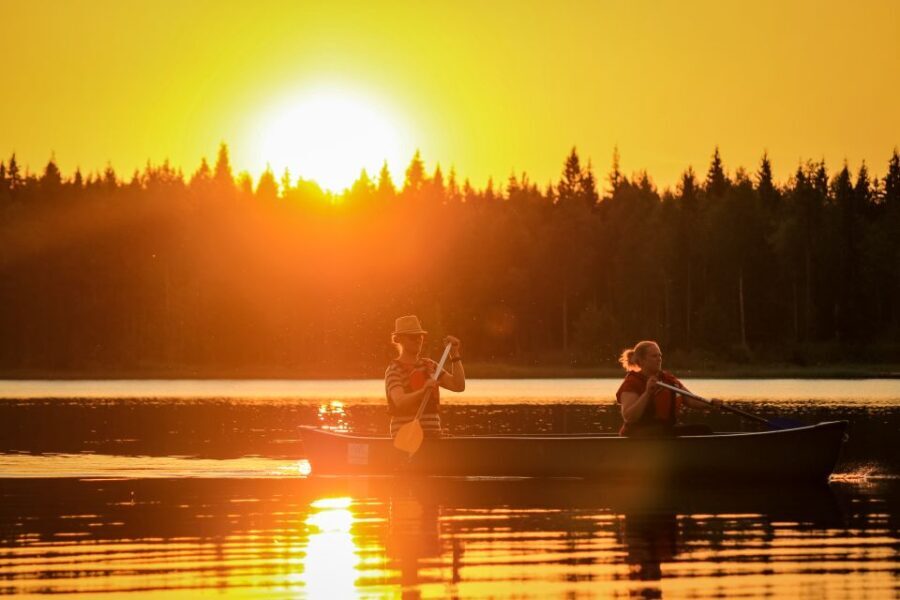 Rovaniemi: Canoeing under the Midnight Sun - Authenticity and Small Group Charm
