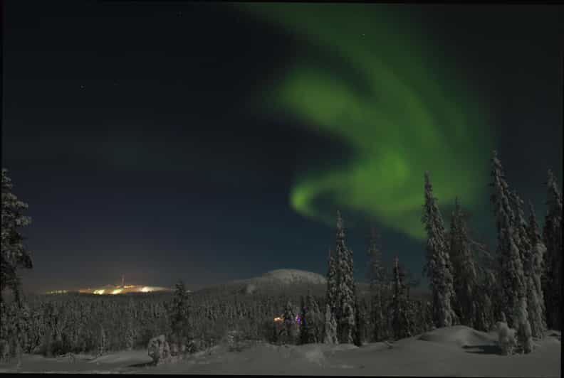 Ruka: Searching for the northern lights with snowshoes - Authentic Finnish Nature and Culture
