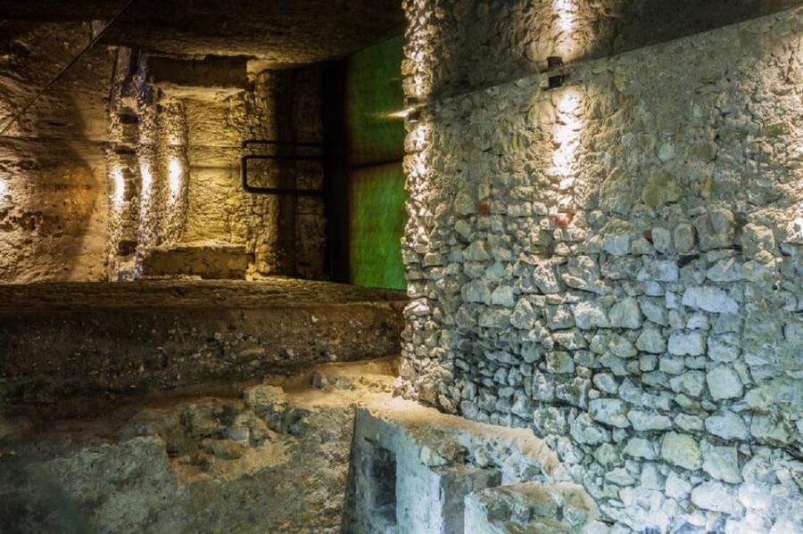 Rynek Underground, Wawel Castle and Cathedral Guided Tour - Exploring Wawel Castle and Its Surroundings