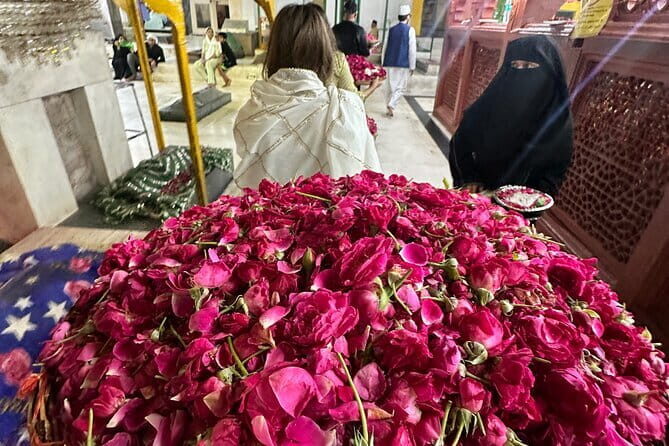 Saints and Royals of Delhi Private Tour - What to Expect at Each Stop