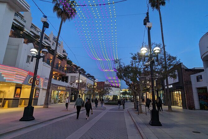 Santa Monica Scavenger Hunt Walking Tour and Game - What Is the Santa Monica Scavenger Hunt?