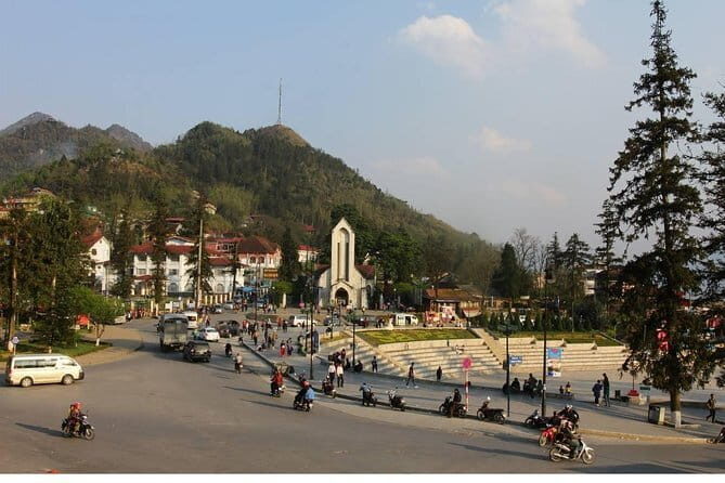 Sapa 2 Days Trekking Tour from Hanoi by Bus & Homestay Overnight - Sapa Arrival & Local Welcome