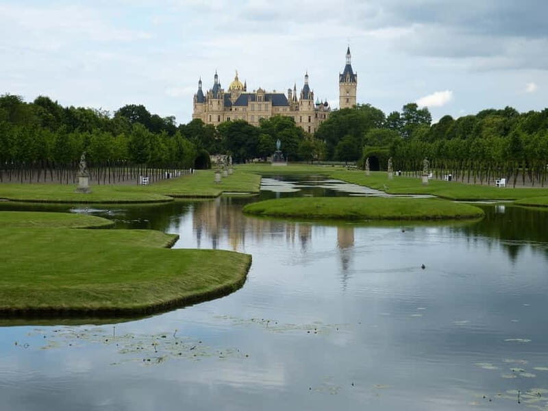 Schwerin - Private Tour of the Castle & Cathedral - What’s Included and What’s Not