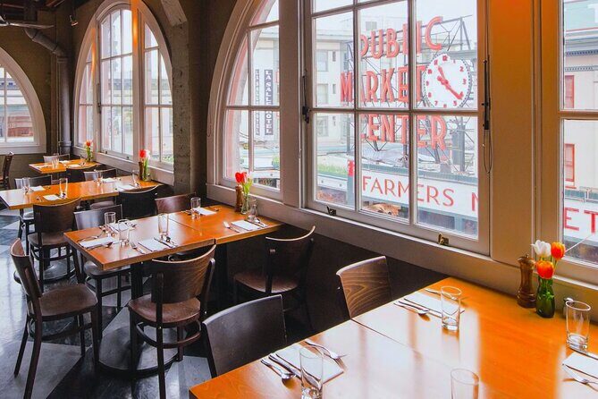 Seattle Seafood Brunch Tour - Guides and Atmosphere