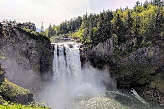 Seattle Wine and Waterfall - Private Luxury Day Tour with Lunch - Discovering Wine Country