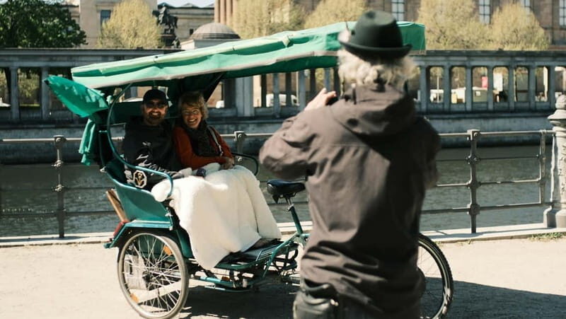 Self-drive E-Scooter shared guide in small groups - Transport and Comfort: Making Sightseeing Easy
