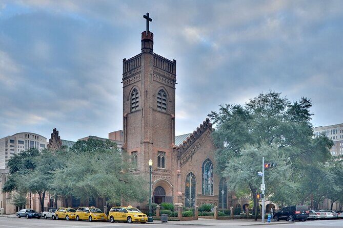 Self-Guided Houston Scavenger Hunt: Houston, We Have a Hunt - Who Will Love This?