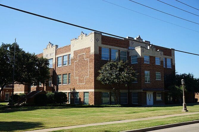 Self-Guided Scavenger Hunt: The Best of Plano, Texas - Navigating the Practical Details