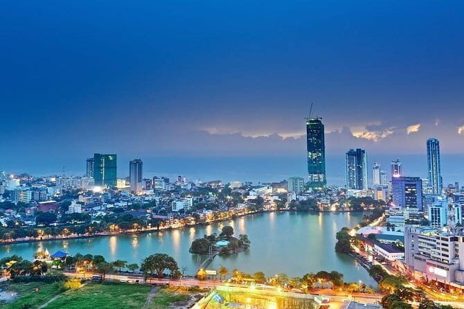 Shore Excursion to Colombo City Tour & Kelaniya Temple for 2 People - Who Should Consider This Tour?