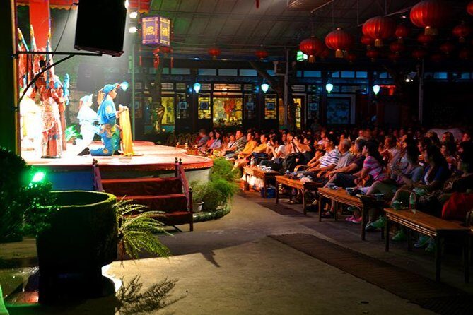 Sichuan Hotpot Dinner plus Face-Changing Variety Show - An In-Depth Look at the Tour