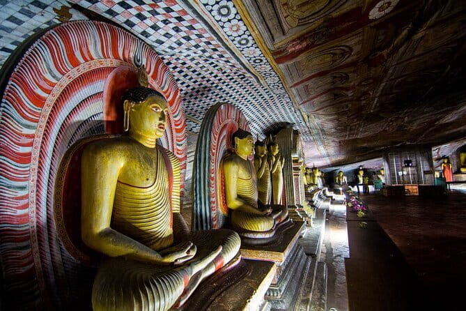 Sigiriya Lion Rock & Dambulla Cave Temple Day Tour From Colombo - Exploring the Sigiriya Museum