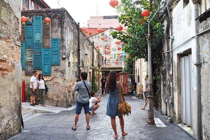 Signature Walking Tours by Dusky Leaf Adventures - Detailed Breakdown of the Itinerary