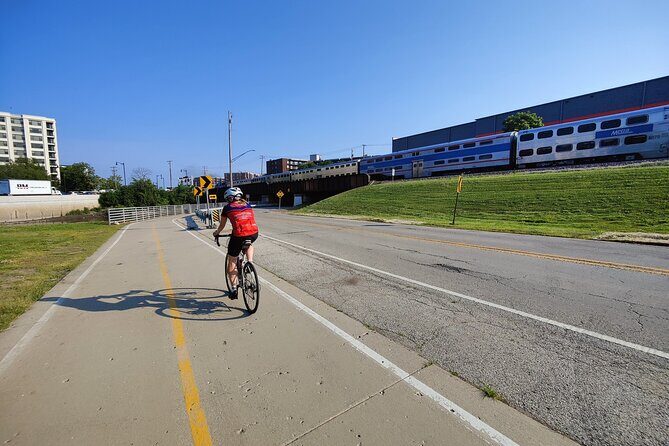 Small Group Bike Tours From Chicago to Lake Geneva - The Highlights and Unique Aspects