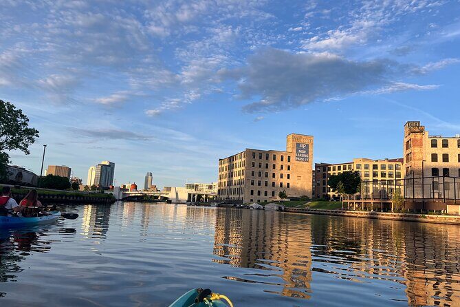 Small Group Kayak Tour of Skyline in Milwaukee - Value for Money and Who Will Love This