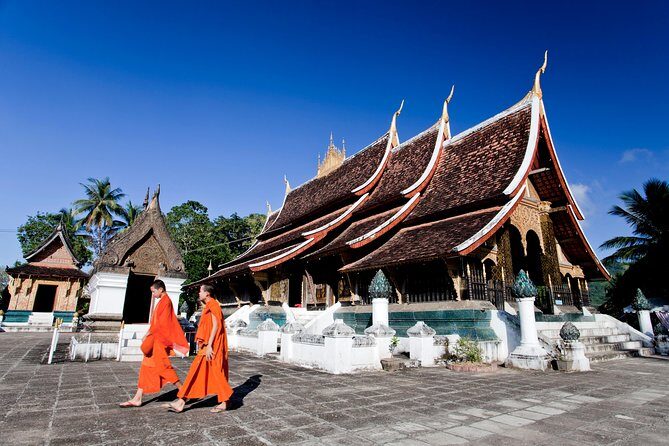 Small Group: Luang Prabang's Must-See Sights Including Mount Phousi - Detailed Breakdown of the Itinerary