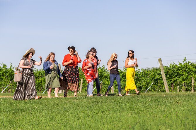 Small-Group Vineyard and Orchard Tour with Wine Tasting in Muscoda - Why This Tour Works