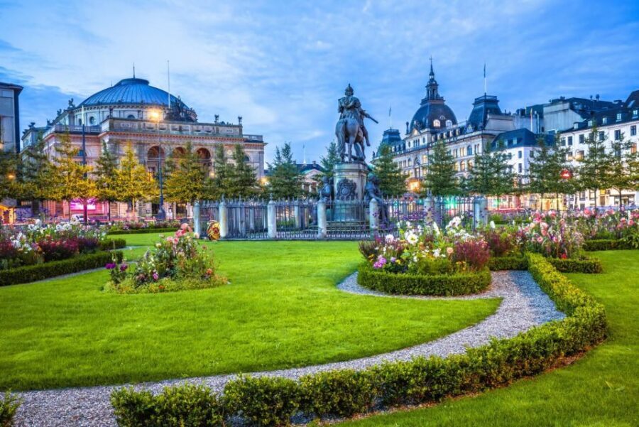 Snaps, Bars and Nightlife Tour in Copenhagen Nyhavn - What to Expect: A Step-by-Step Breakdown