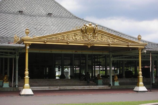 Solo Palace Tour with Sukuh and Ceto Temple from Yogyakarta - What makes this tour valuable?