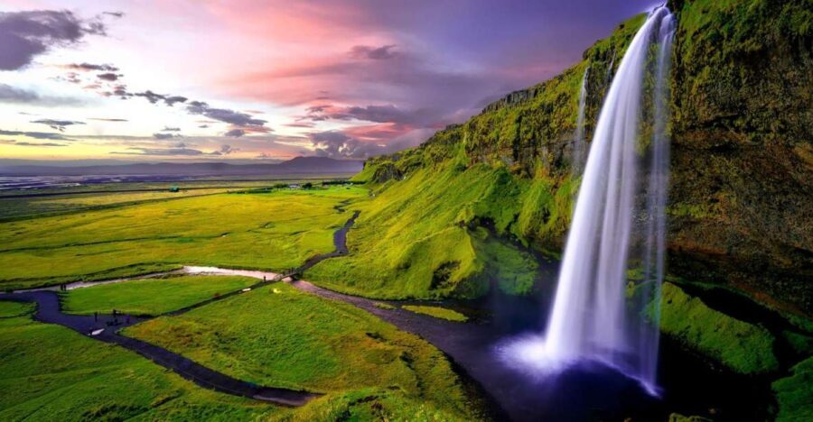South Coast of Iceland. Black beach, glaier, waterfalls... - Analyzing the Value