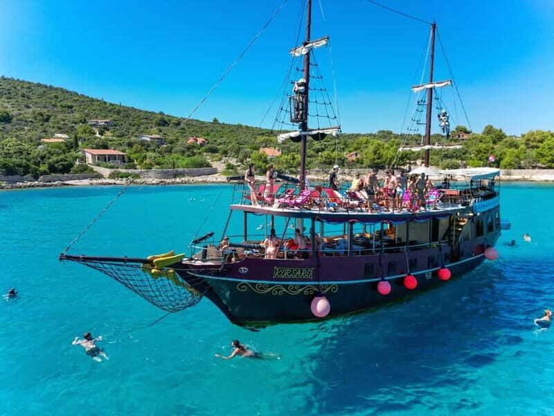 Split: Blue Lagoon Underwater Museum Tour w/Lunch & Drinks - The Vessel and Onboard Features