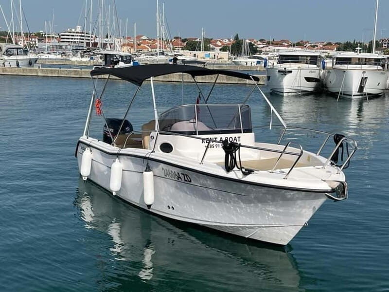Split: Private Blue Lagoon 3 islands with speed boat - An Inside Look at the Tour Experience