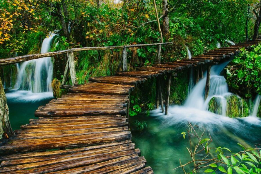 Split: Transfer to Zagreb with Plitvice Lakes Entry Tickets - Who Should Book This Tour?