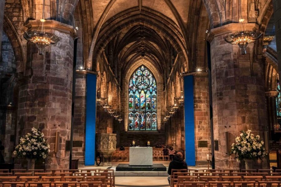 St Giles' Cathedral and Edinburgh Old Town Private Tour - Who Should Consider This Tour?