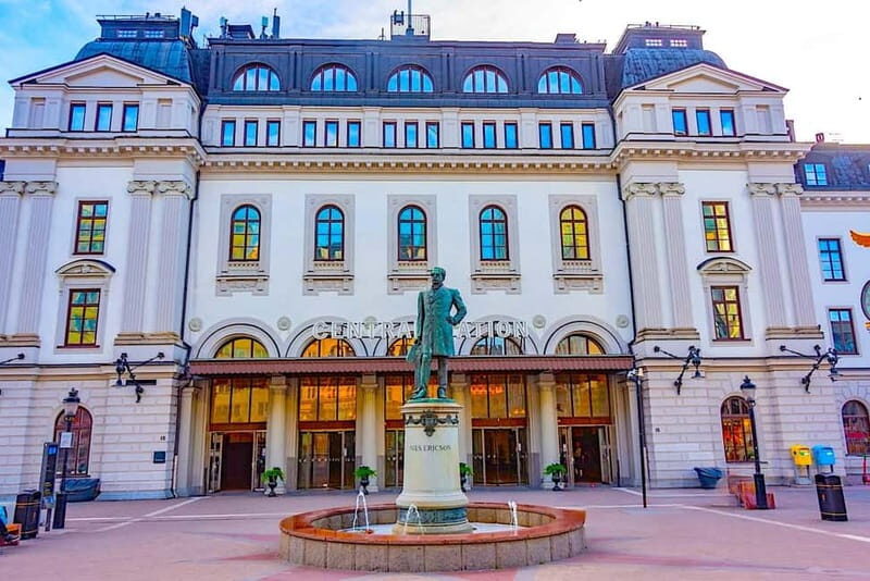 Stockholm: Modern City Walking Tour with Local Guide - What You Can Expect