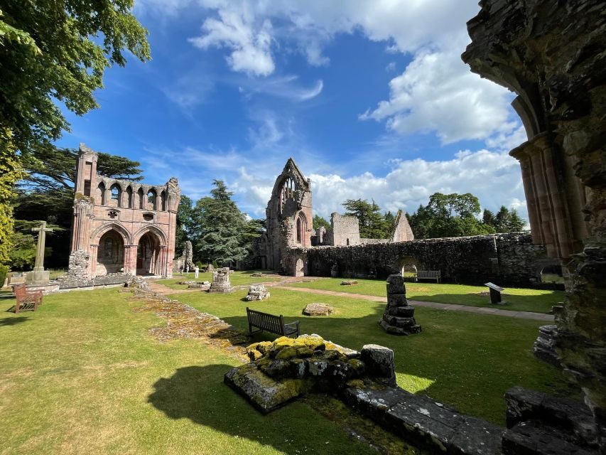 Stone & Story: Rosslyn Chapel & Melrose Abbey Day Trip - A Comprehensive Look at the Tour