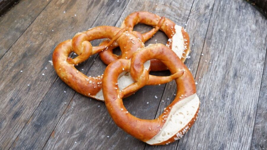 Stuttgart: Swabian Cuisine Guided Walking Tour with Tastings - The Itinerary Breakdown