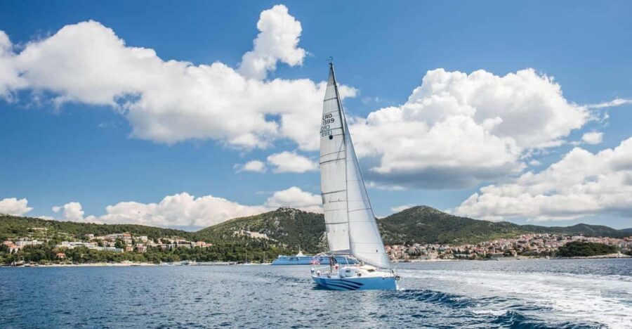 Sunset Sailing Tour on the Pakleni islands - What to Expect on the Tour