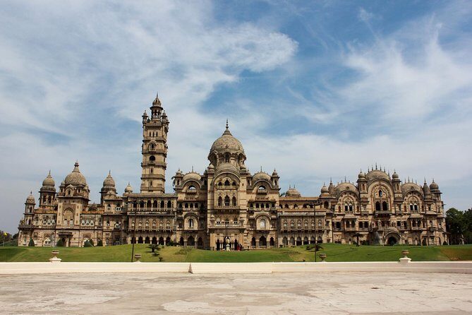 Surat/Vadodara To Ahmedabad, Vibrant Gujarat Tour - Day 2: From Archaeology to Royal Splendor in Vadodara