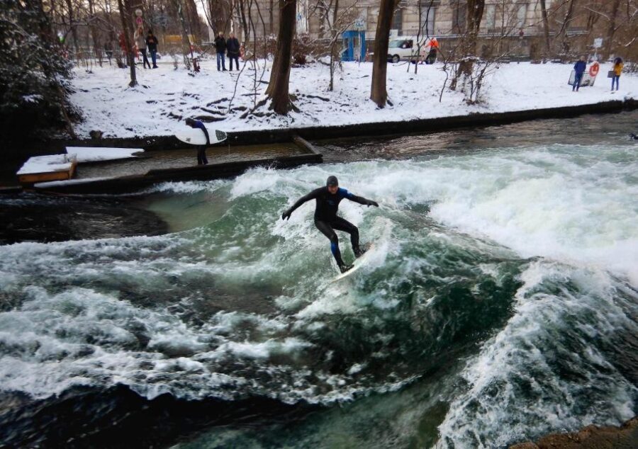 Surfing on Munich all Year even Winter: Englischer Garten - What to Expect from the Tour
