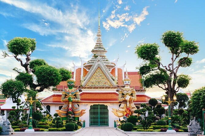 Thai Costume Photo Tour at Wat Arun Bangkok from Bangkok - Why Travelers Love This Tour