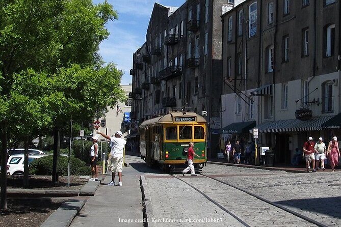The Best of Savannah: Private Half-Day Walking Tour - Authentic Experiences and Insights from Reviews