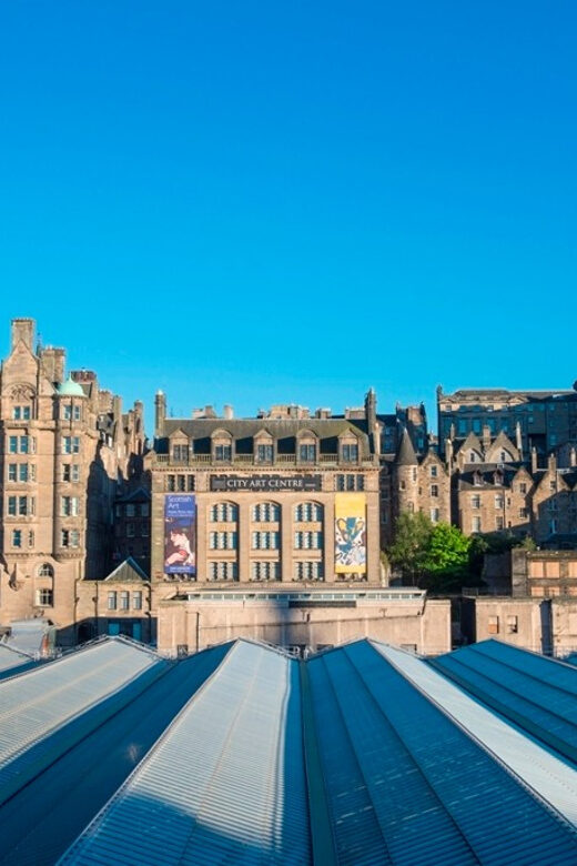 The essential of Edinburgh in French - What to Expect During Your Walking Tour