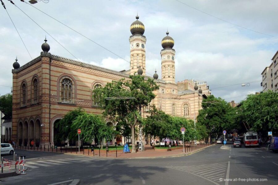 The Heart of Budapest: An easy-to-do Private Walking Tour - Practicalities and Logistics