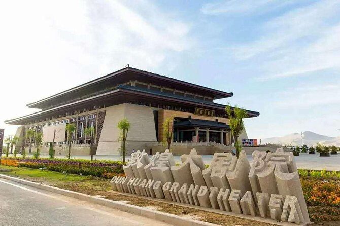The Silk Road Show in Dunhaung with Transfer - What to expect on the day: itinerary and timing