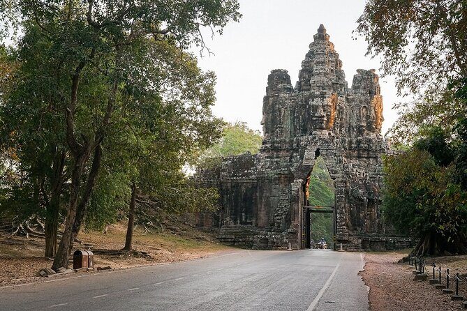 The Unmissable Realm of Angkor Thom - What the Tour Offers and What It Means for Travelers