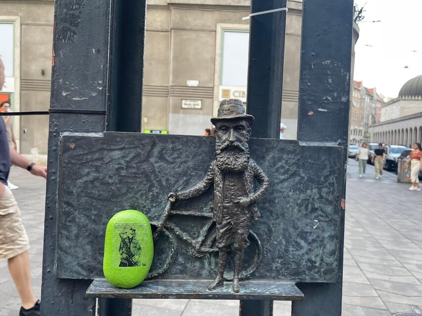 Tiny Sculptures, Big Stories: Kolodko mini statue tour - What to Expect During the Tour