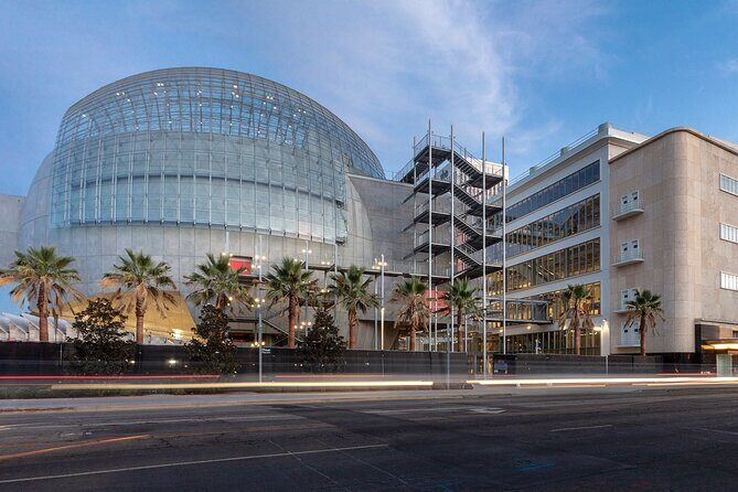 Tour of Hollywood, Sunset Blvd, Farmer's Market, Miracle Miles and Beverly Hills - The Optional Santa Monica & Venice Beach Extension