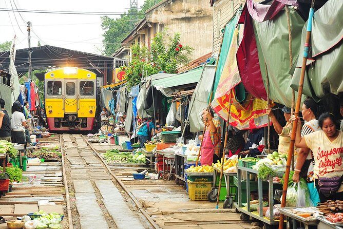 Train Market, Floating Market & Nakhon Pathom Tour from Bangkok - Practical Details and Tips