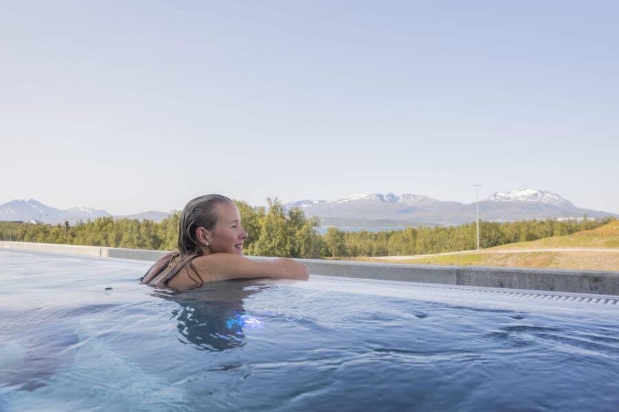 Tromsø: Spa/Pool with Bath, Sauna and Outdoor Heated Pool - A Close Look at Tromsøbadet’s Wellness Complex