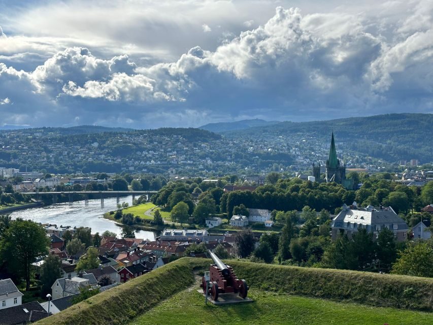 Trondheim: 2-hour City Walking Tour - The Majestic Nidaros Cathedral