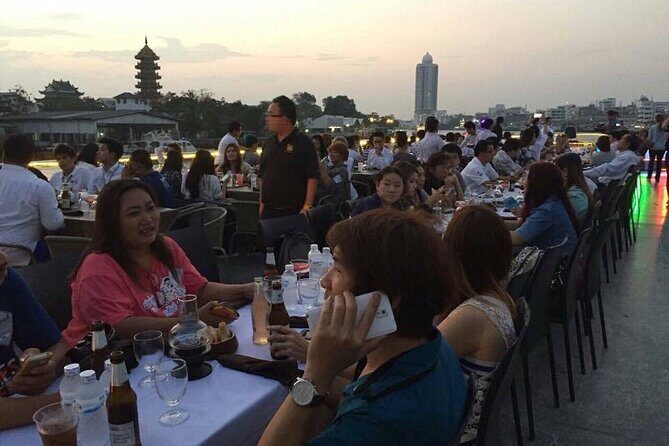 Twilight Dinner Cruise Along Chao Phraya River in Bangkok - Who Would Enjoy This Cruise?